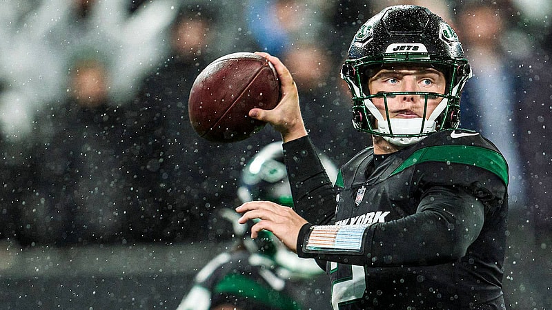 Zach Wilson seen throwing at Jets facility in new photos via team