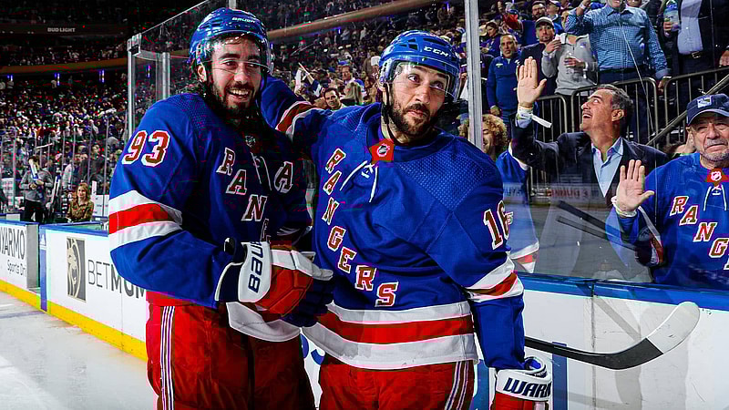 NY Jets legend chugs drinks with his sons at Rangers playoff game