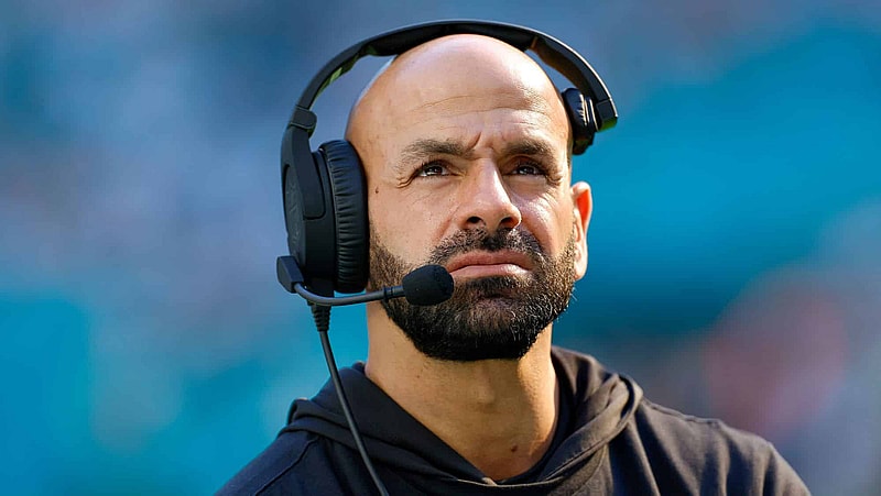 NY Jets: Robert Saleh is held back by an unchangeable limitation