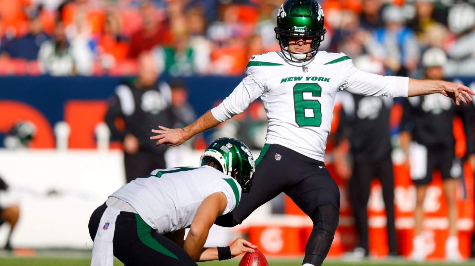 NY Jets survive an ugly one in Denver, 16-9, on back of defense