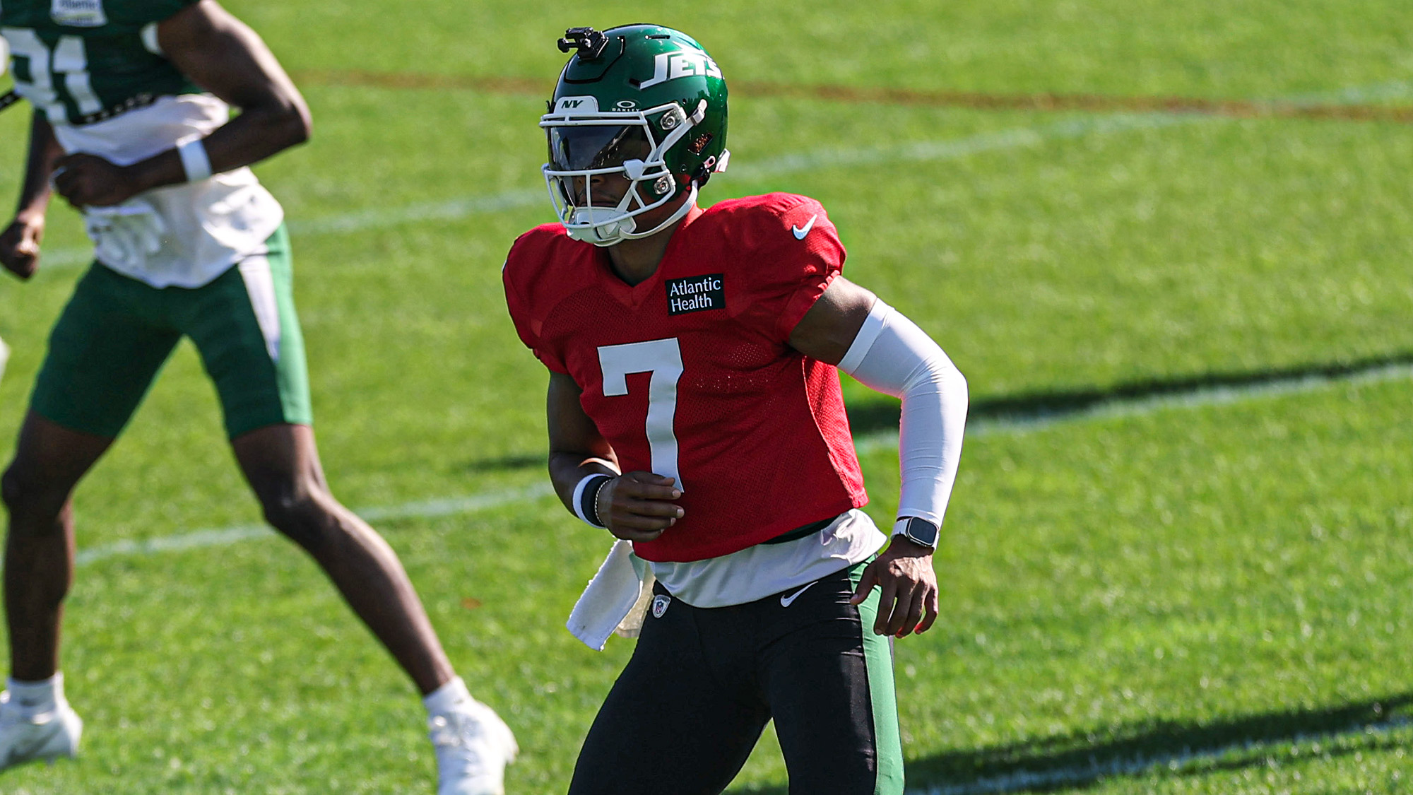 Justin Fields finding different ways to elevate NY Jets offense