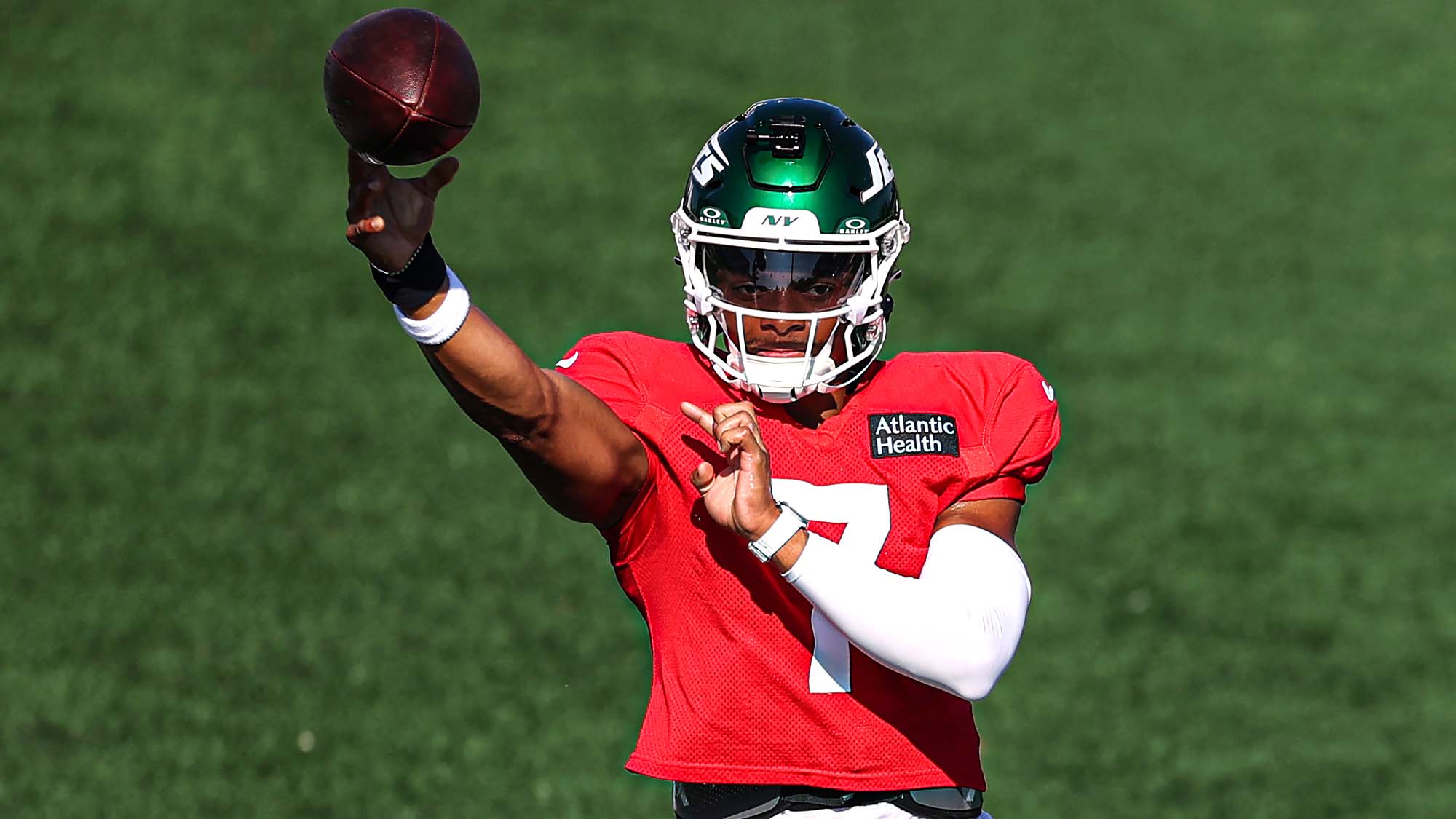 NY Jets shrug off Justin Fields' ugly numbers during training camp