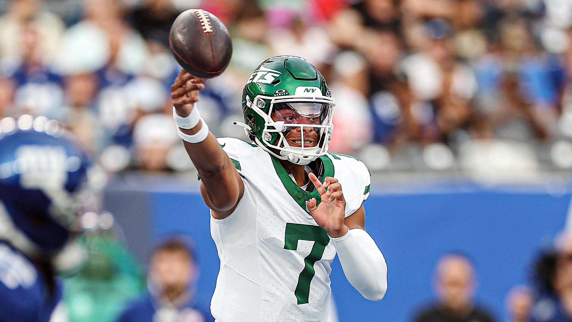 Jets' Justin Fields: 'We're fine taking 8 yard completions every play'