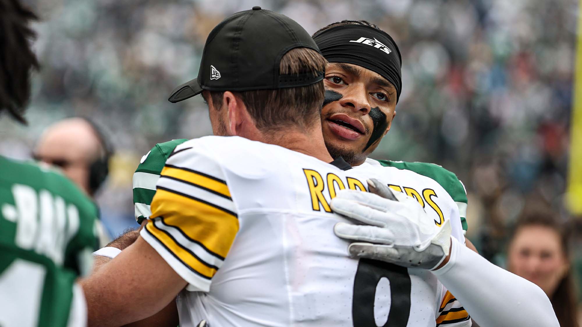 Members of Steelers express regret for letting Fields go to Jets