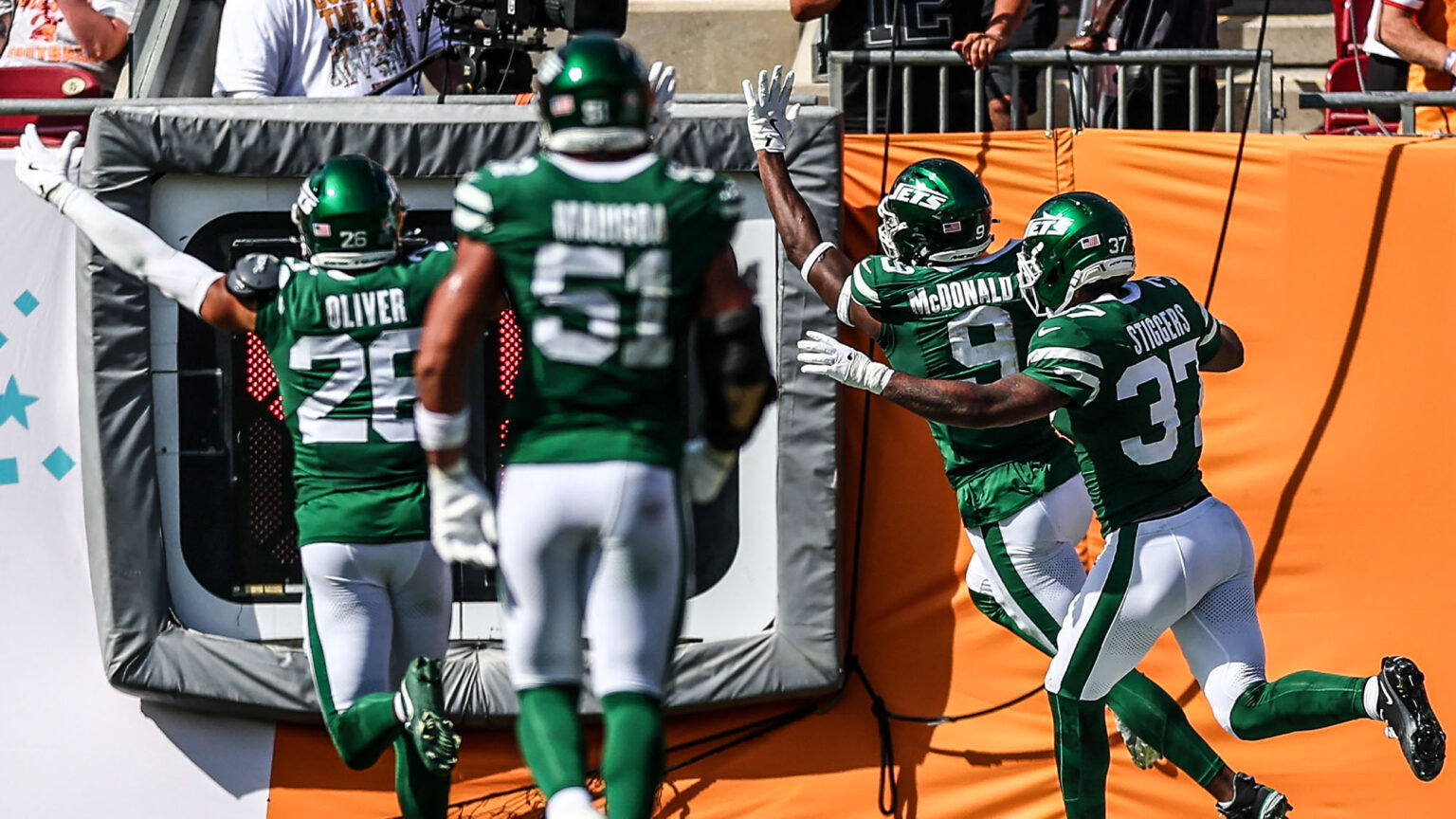 Jets fumble game away in 27-21 loss to Dolphins