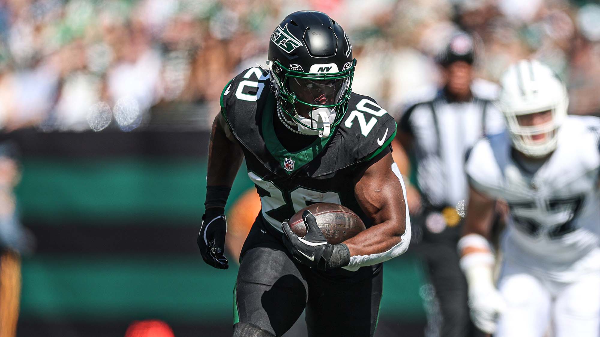 Jets players rally behind Breece Hall after costly fumble