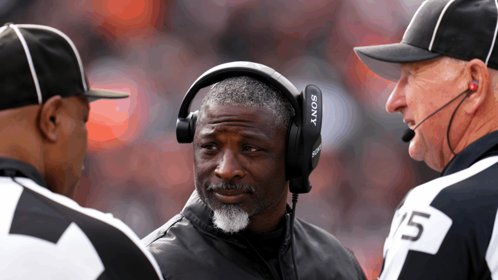 Aaron Glenn pushes back on Jets’ penalty issues after Ravens loss